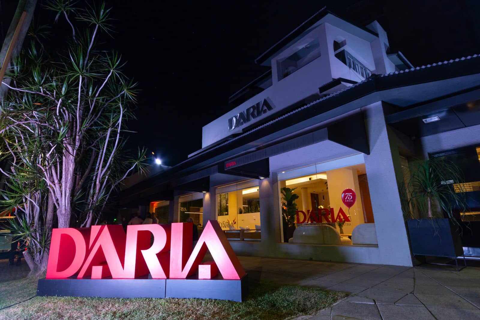 La Esquina de Paraná y Libertador se Vistió de Fiesta - D'Aria Propiedades